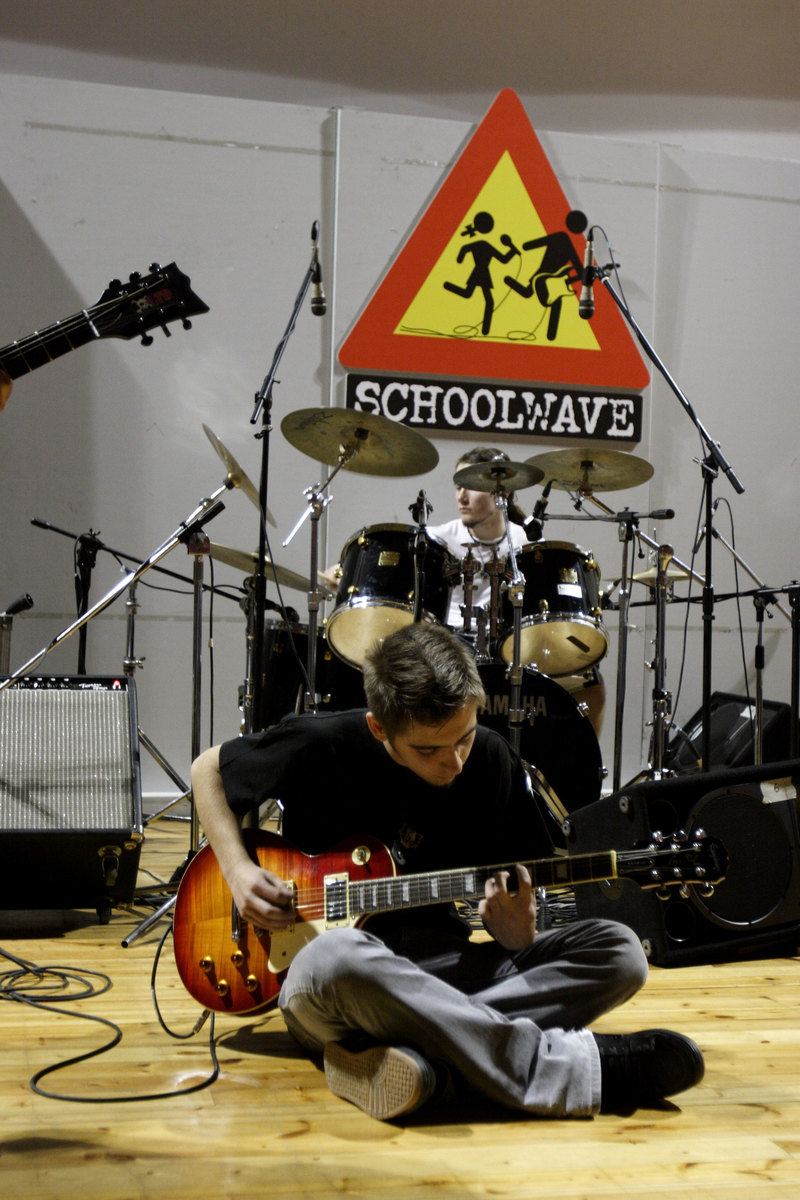 39 και σήμερα για το Schoolwave | Schooligans