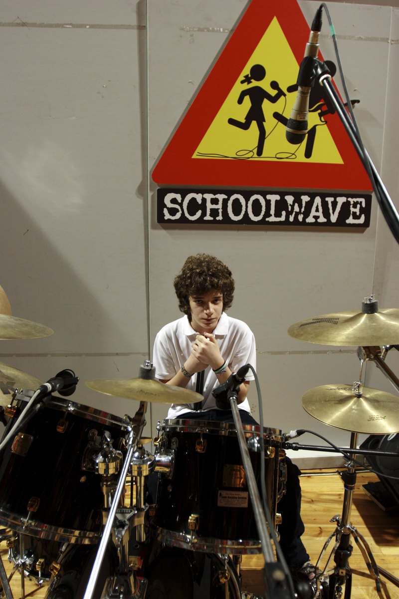 39 και σήμερα για το Schoolwave | Schooligans